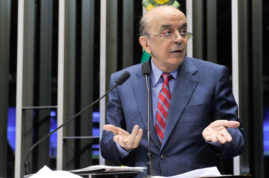 José Serra anuncia apoio a Lula no segundo turno