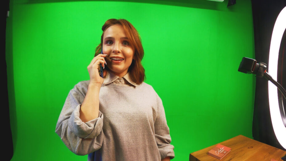Larissa Manoela anuncia lançamento da sua operadora de telefonia Lari Cel