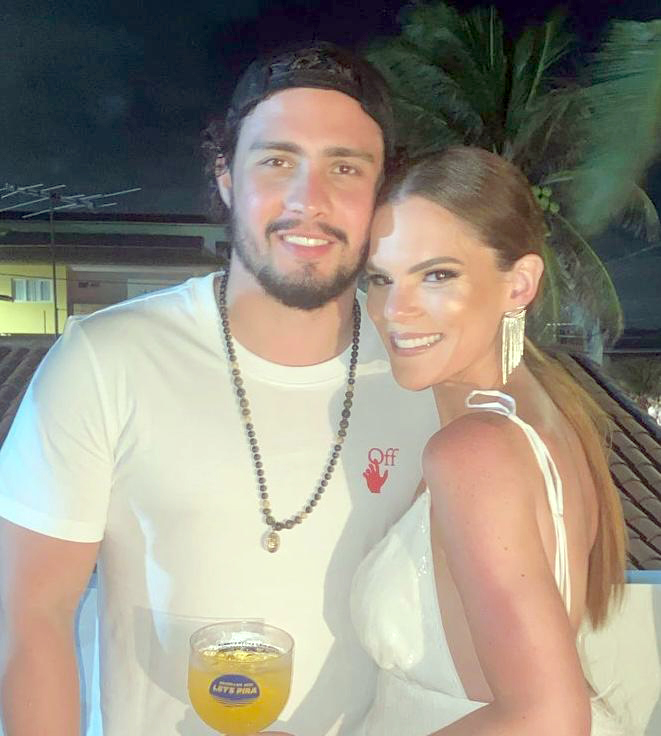 Renato Aragão e esposa Lílian Taranto brigam com o Santander