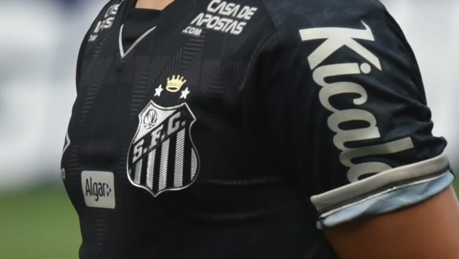 Santos confirma uso de coroa no uniforme em homenagem a Pelé na Copa ...