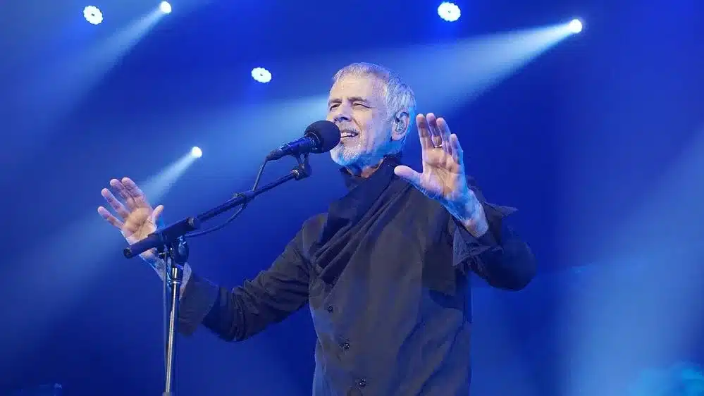 Ritchie retorna aos palcos com o show