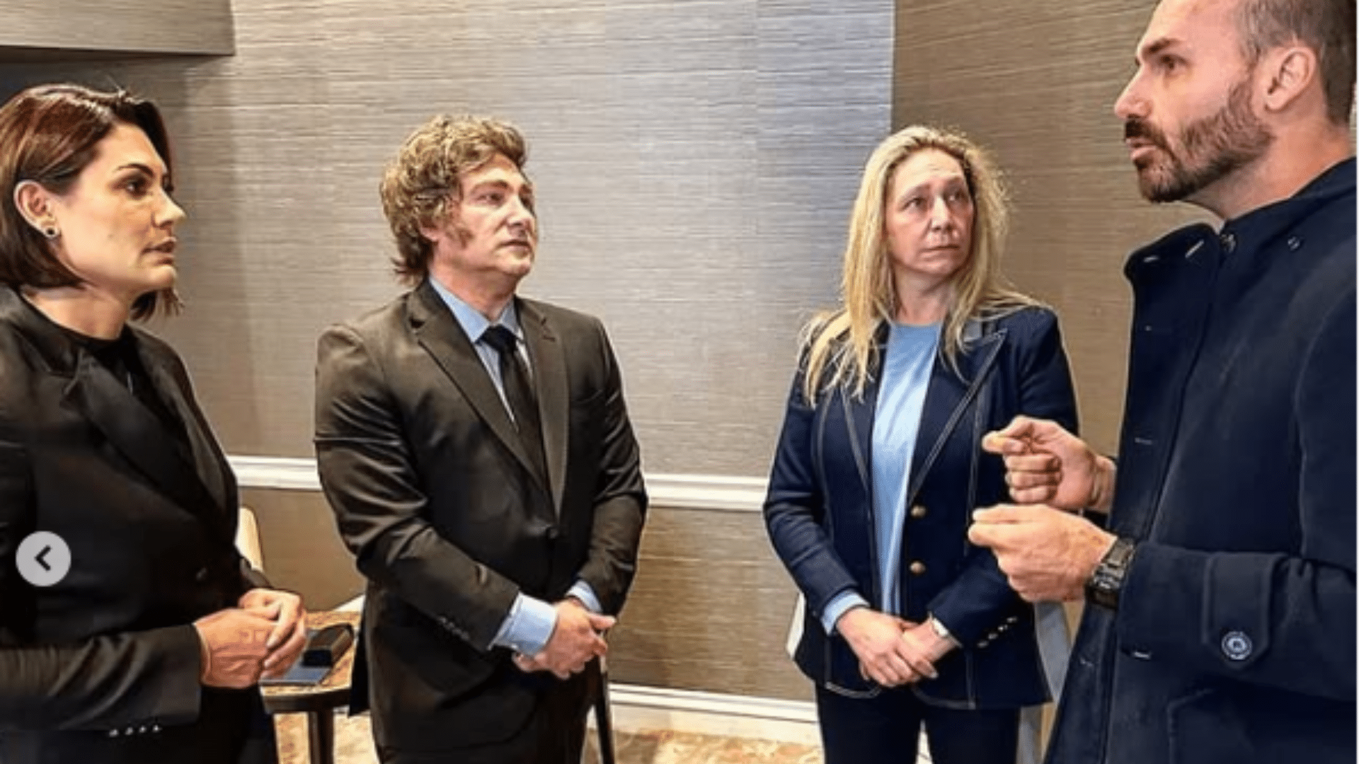 Michelle e Eduardo Bolsonaro se encontram com o presidente argentino ...