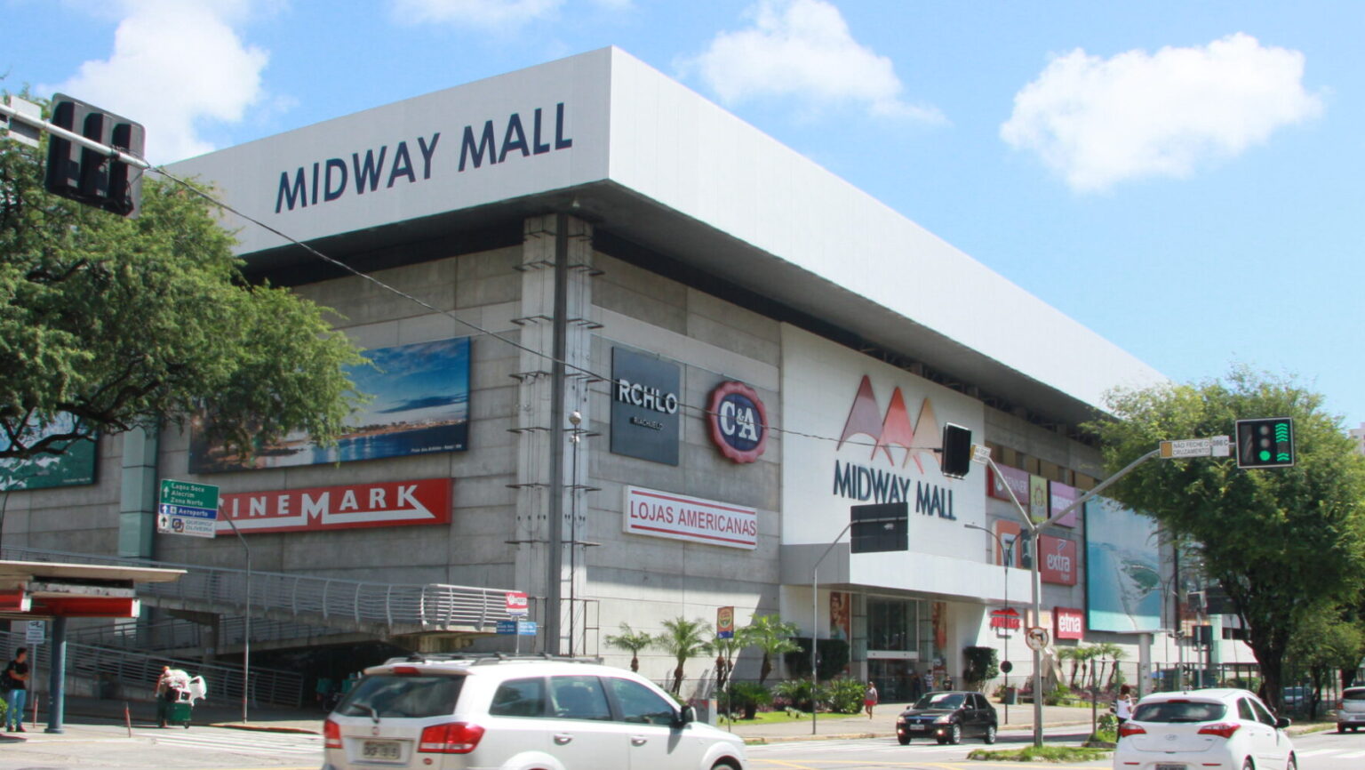 Guararapes Confecções poderá vender Midway Mall