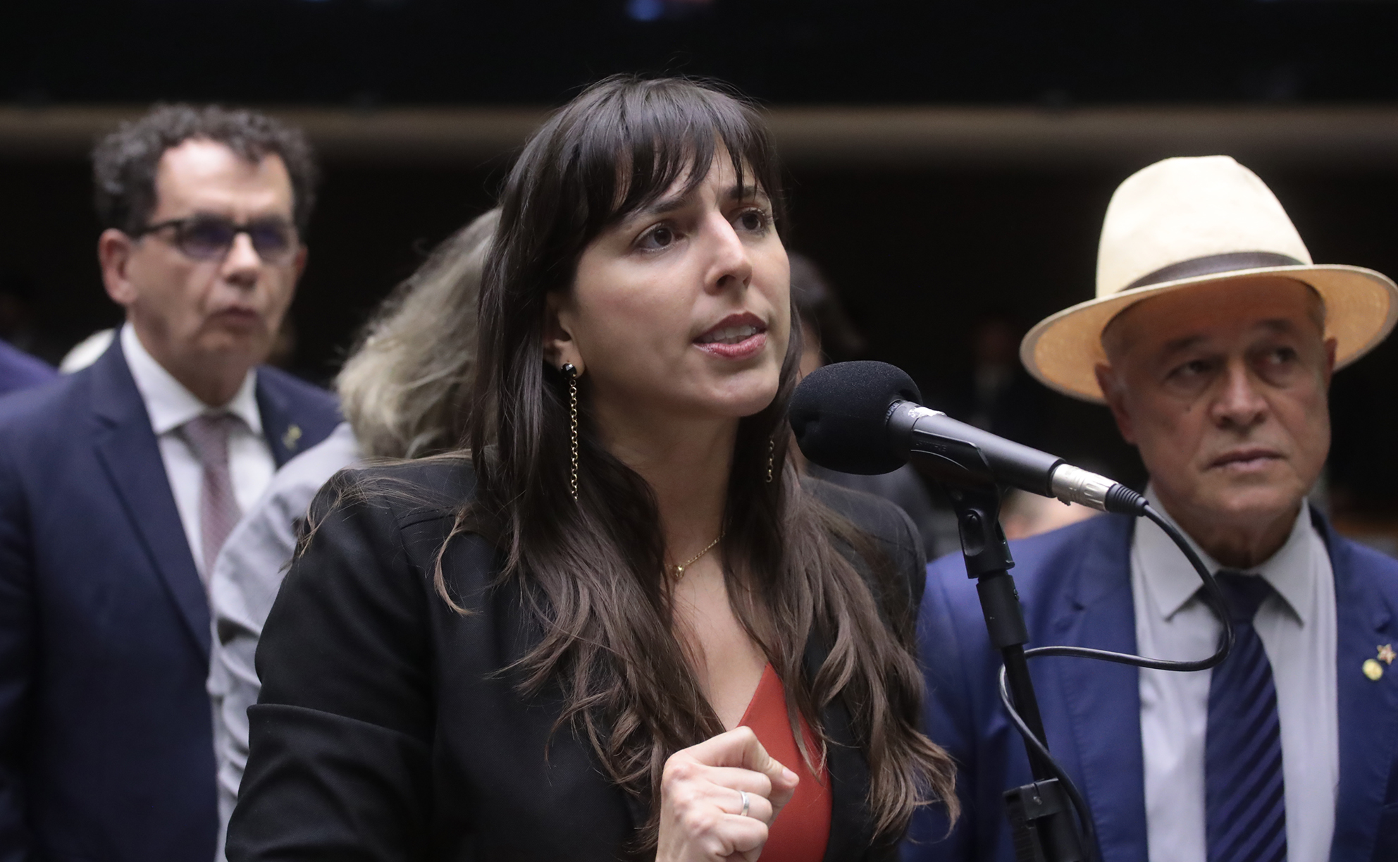 Emenda de Styvenson pagou ‘asfalto superfaturado’ no RN, denuncia Natália