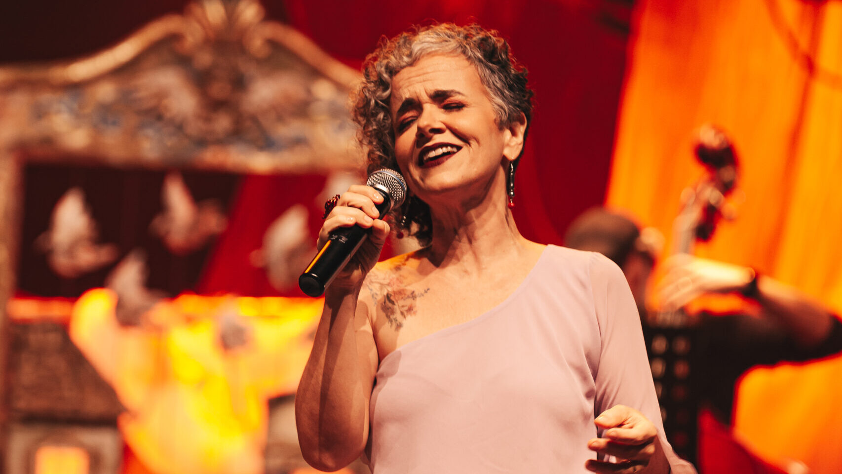 Lysia Condé volta ao TAM com show em homenagem a Milton Nascimento