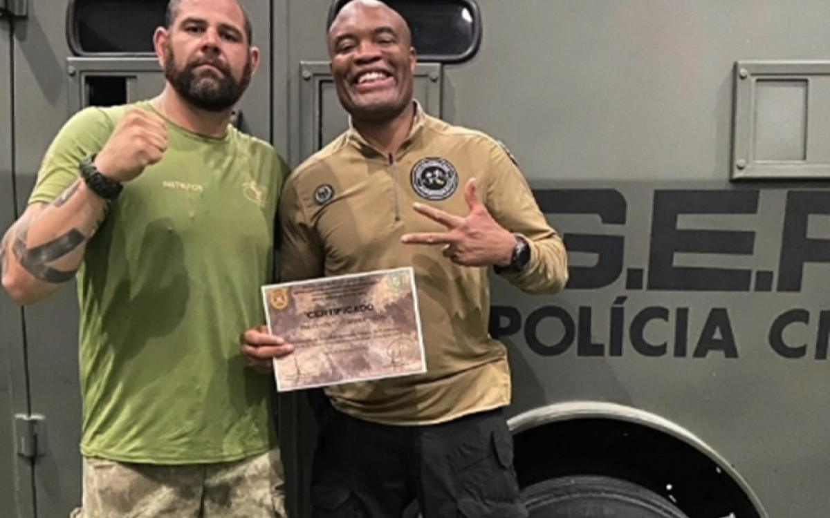 Anderson Silva planeja carreira na polícia dos EUA